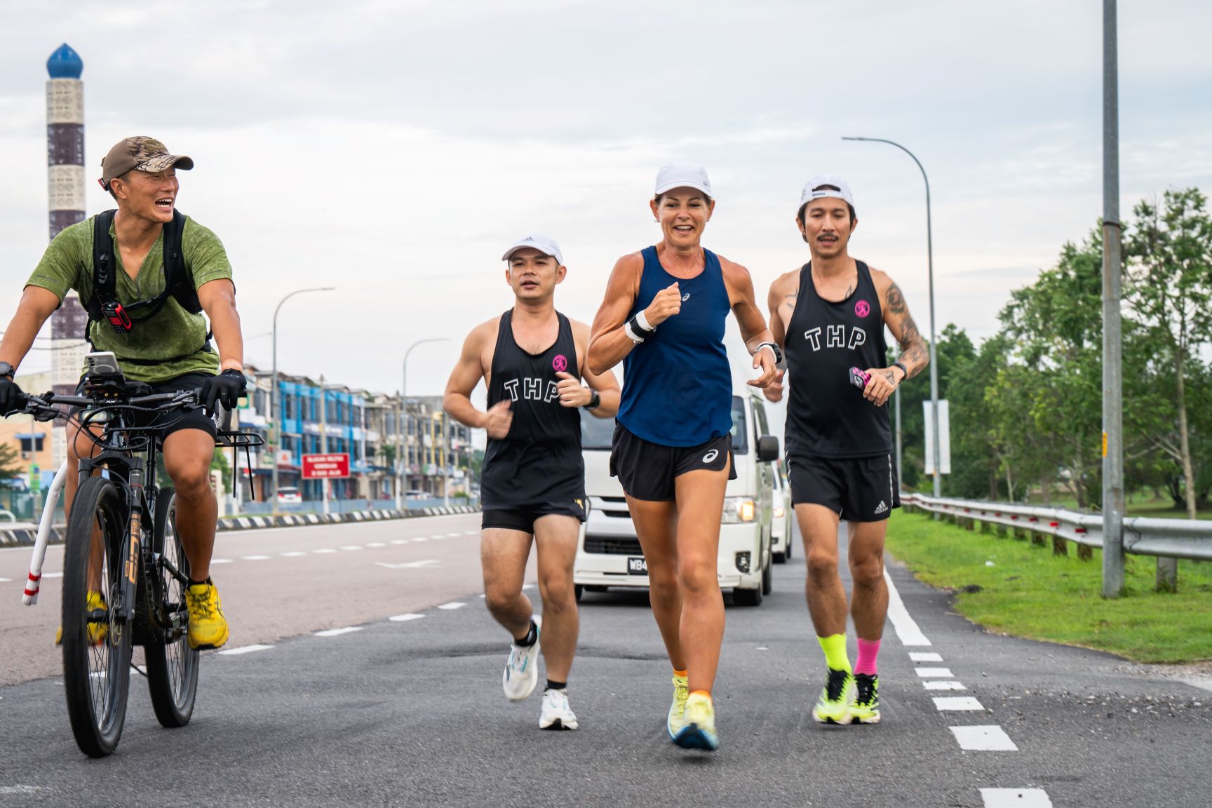 Ultramarathoner Natalie Dau Achieves Guinness World Record for Fastest ...