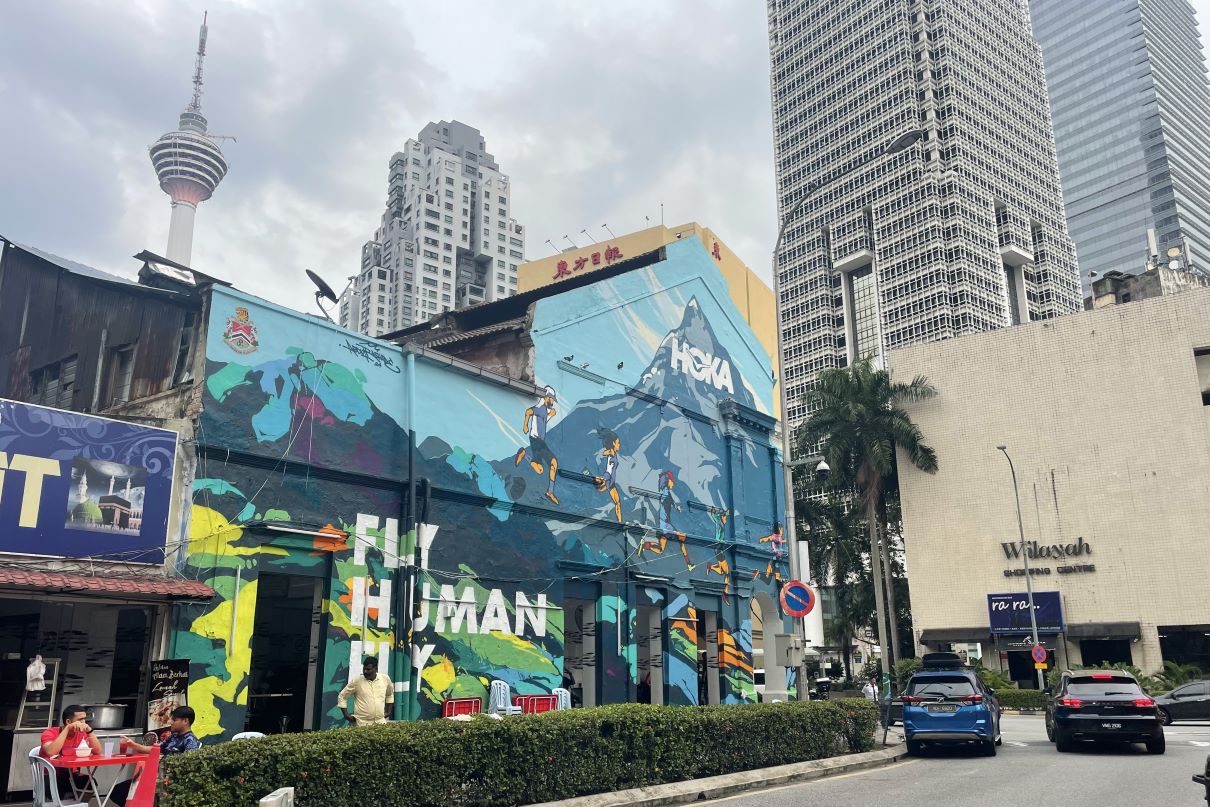 Hoka Malaysia Unveils Inspiring ‘We Are All Born To Fly’ Mural In Kuala ...